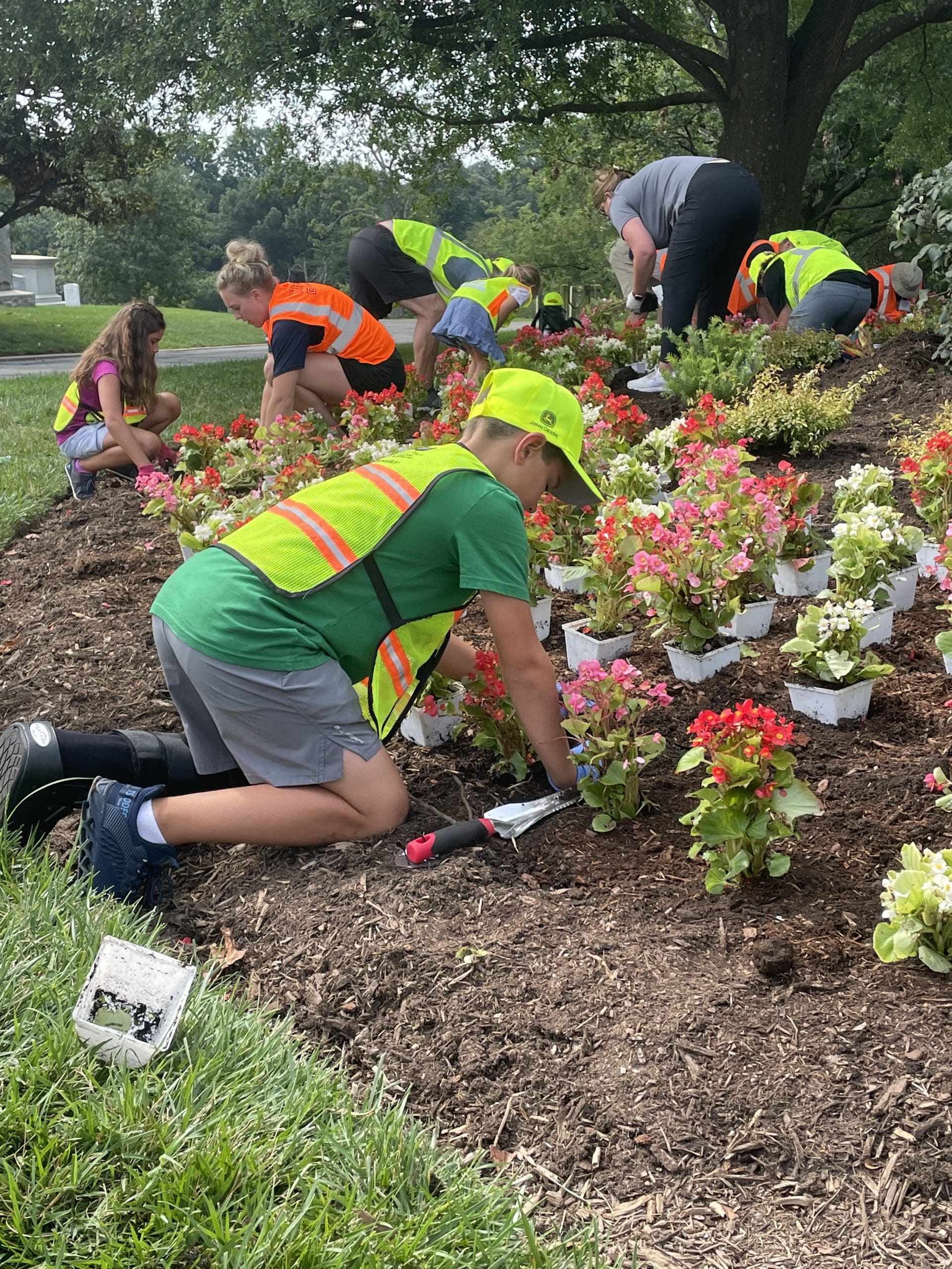 Landscape Professionals Volunteer at Arlington National Cemetery and ...
