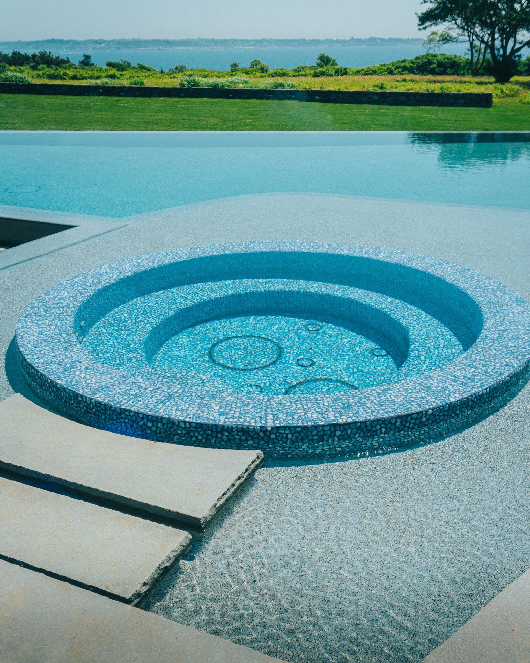 Landscapes of the Month: Installing An Infinity Edge Dream Pool - The ...