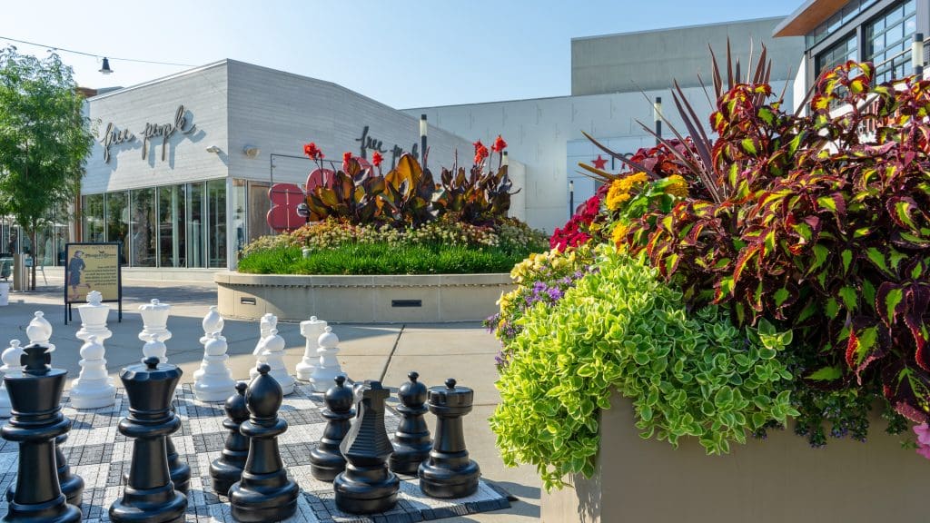 Landscapes of the Month: Maintaining a High-End Open-Air Shopping ...