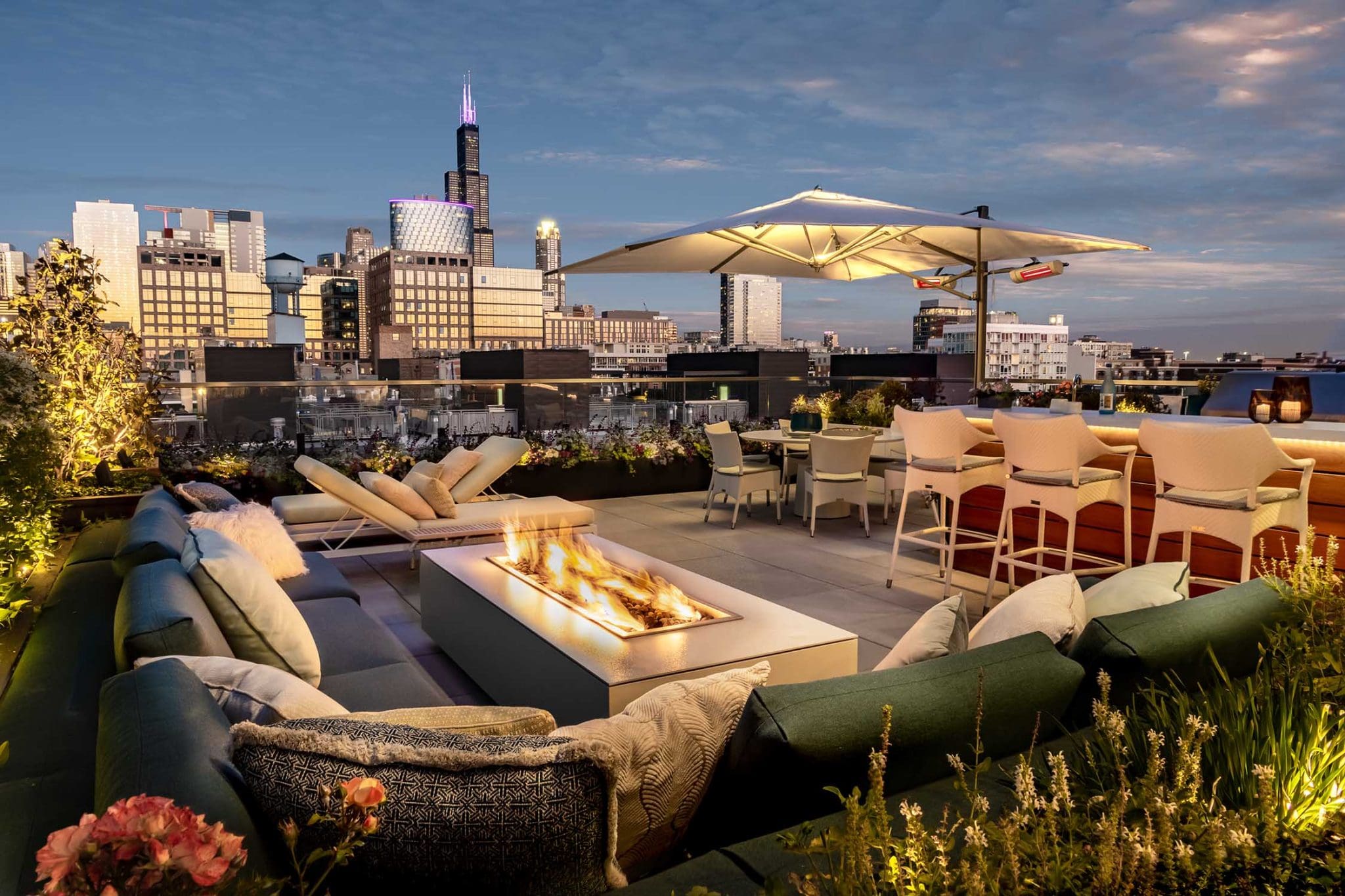 Elevate Your Rooftop Garden Designs With These Elements - The Edge from ...